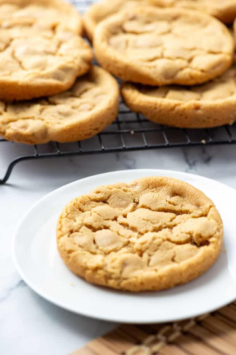 GIANT PEANUT BUTTER COOKIES - Next Level Baker