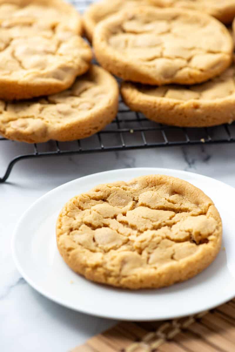 GIANT PEANUT BUTTER COOKIES - Next Level Baker